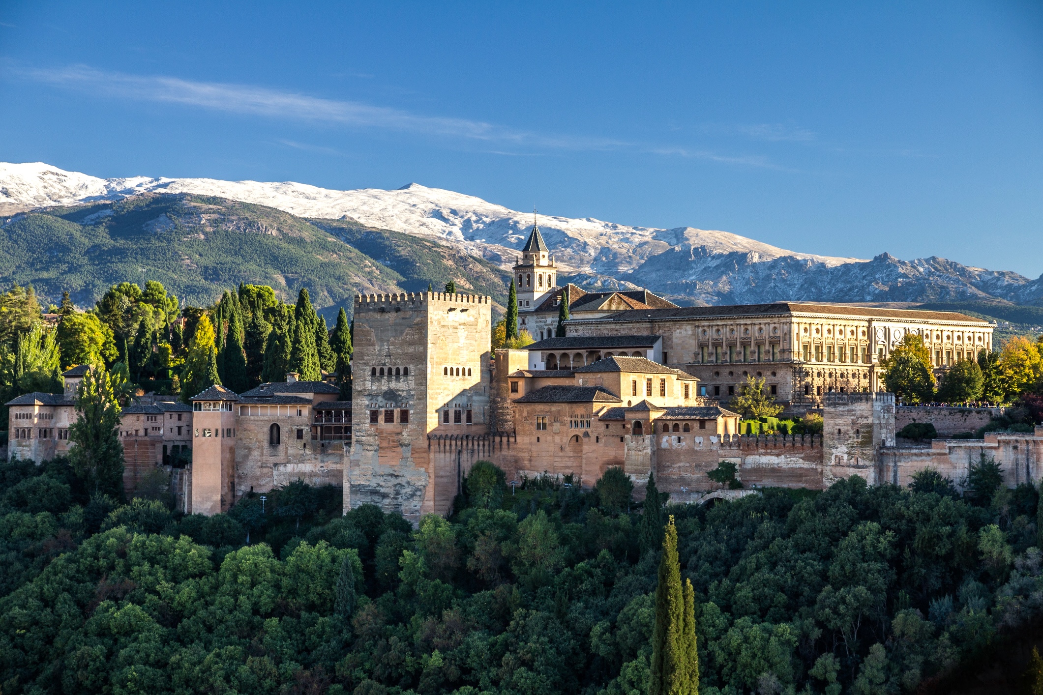 Pažintinė kelionė lėktuvu į Ispaniją su gidu! | Makalius.lt