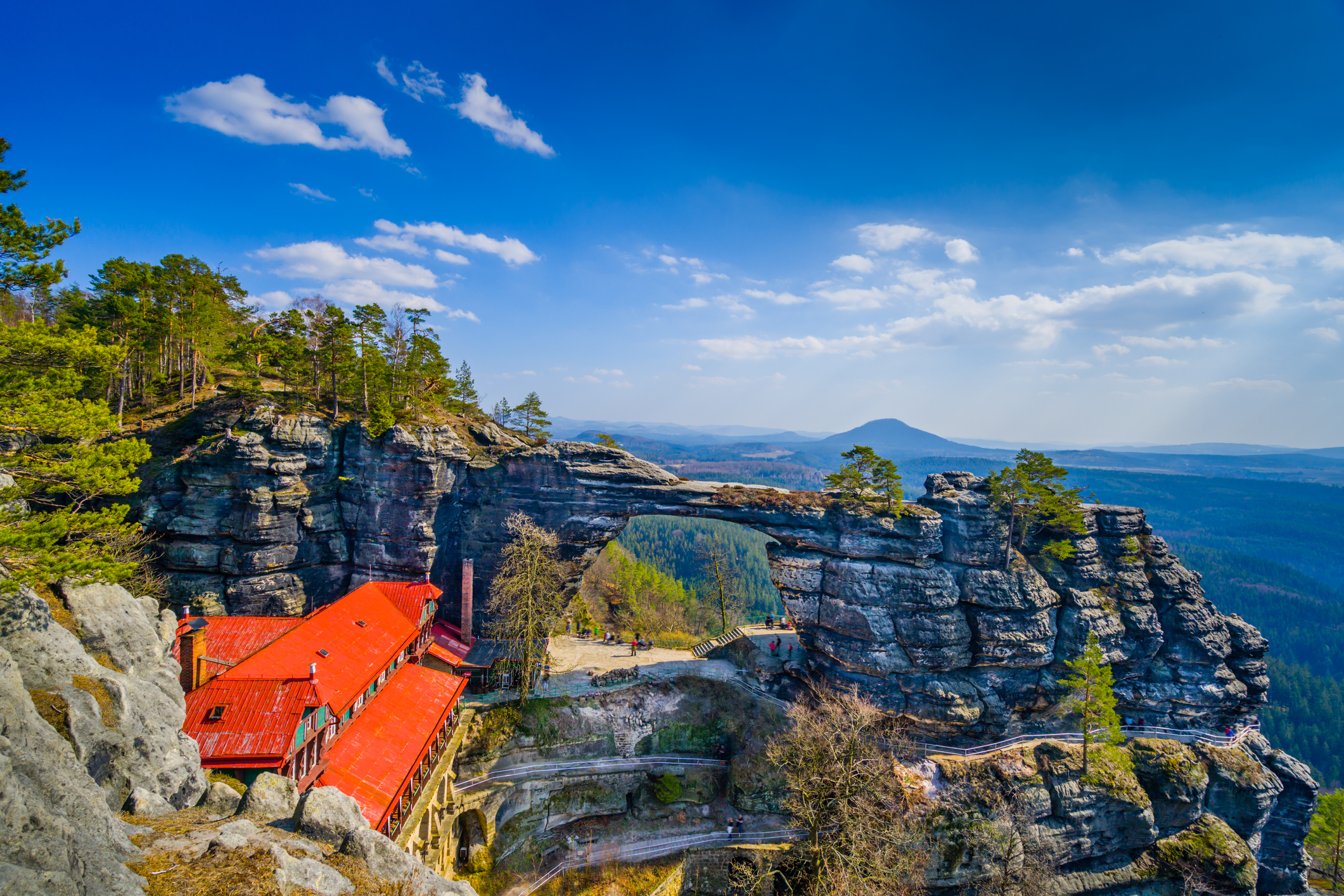 Nuostabi kelionė autobusu po gražiausius Čekijos nacionalinius parkus!