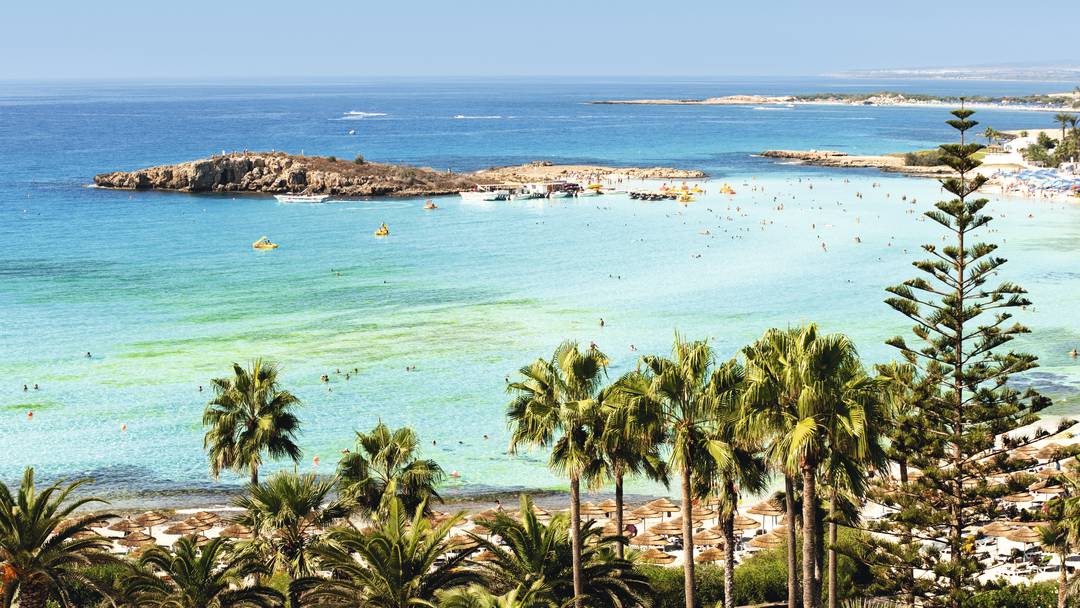 Tikra vasara spalio mėnesį! Atostogos Kipre: skrydis, bagažas ...